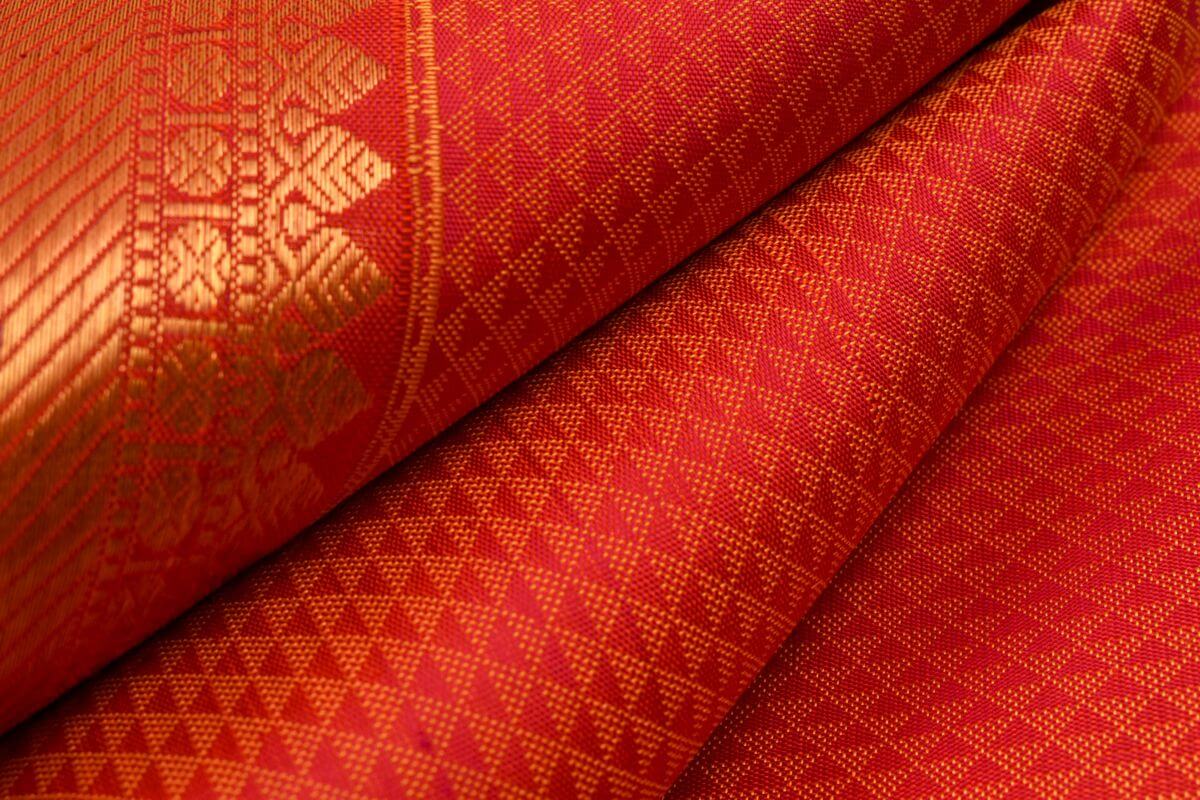 Authentic Handwoven Kanjivaram Silk Sarees | Parisera