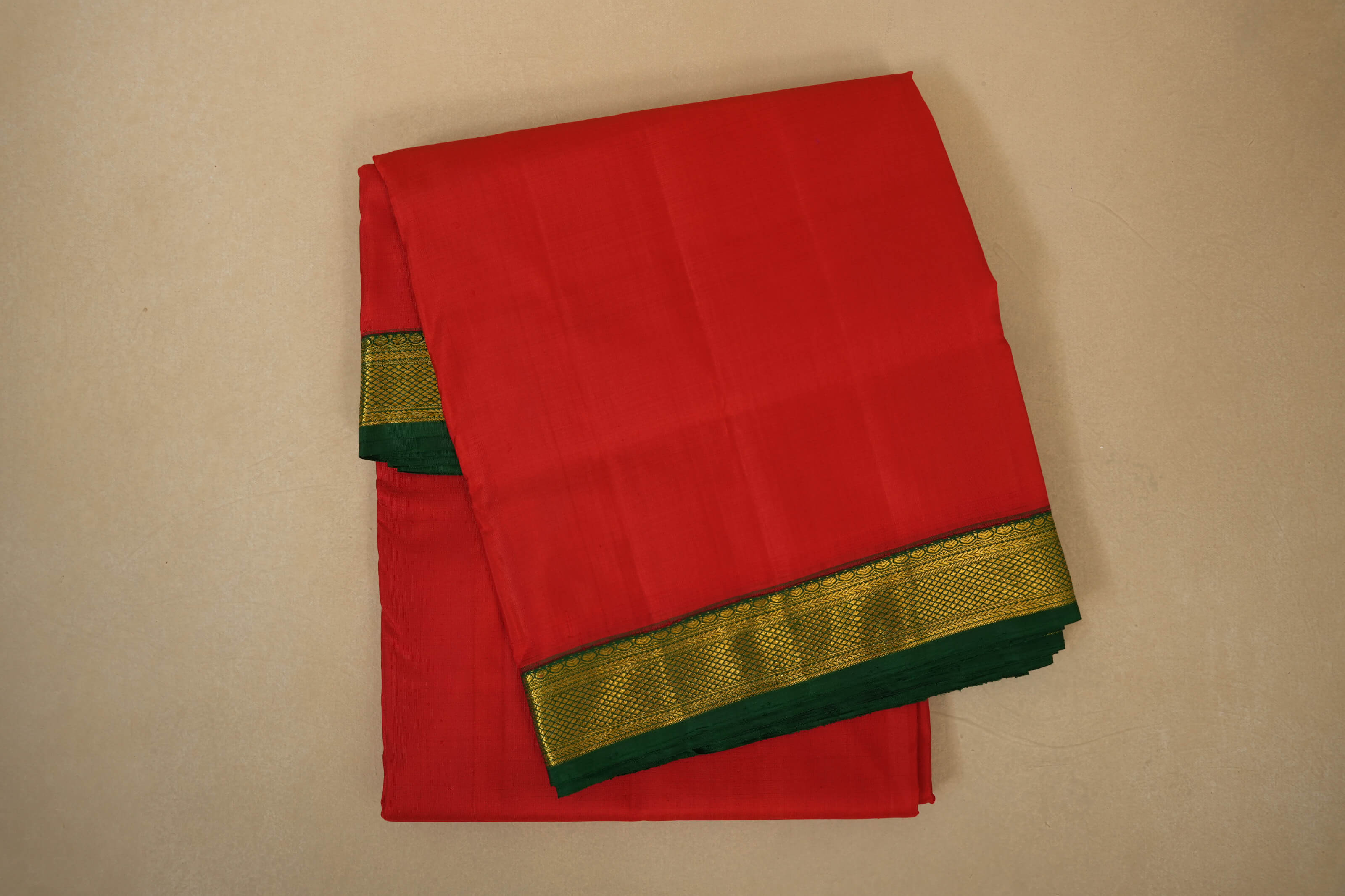 Red with Dark Green Borders Ten yards silk saree by Shreenivas silks P ...